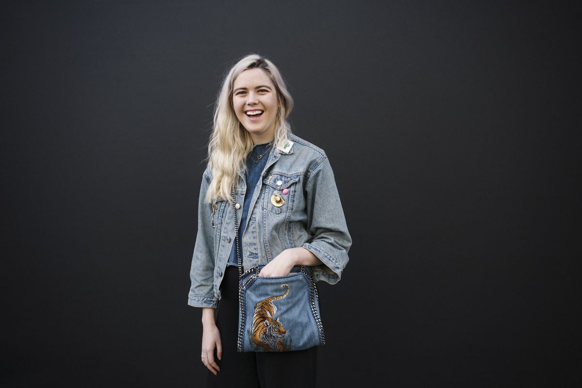 London's Trendiest People Show Us How To Pose For The Perfect Tinder ...